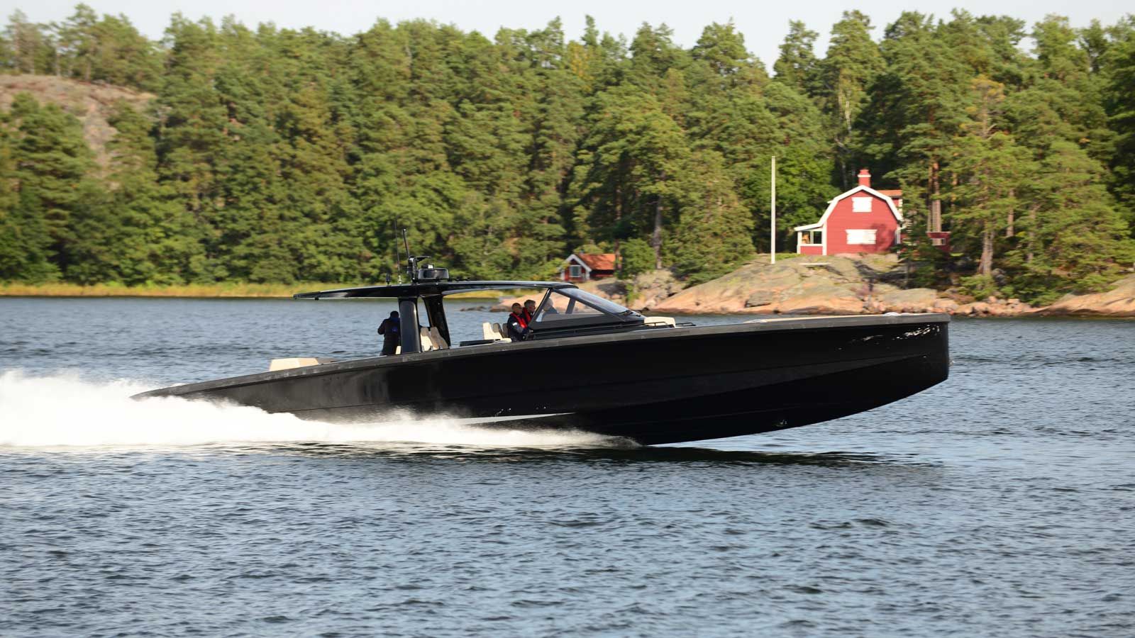 SLR/SR60: Windy Boats launches chase boat to Royal Huisman Project 404